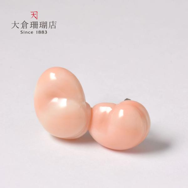 サイズ：約18×32mm素材：ミッド珊瑚・合金(ロジウム仕上げ)日本製※側面にヒが見られます。