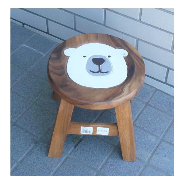 ※手作りに付き顔の色は多少1個1個違います。ご了承願います。シロクマの模様のかわいいスツールです。深みのある色合いで耐久性のある、アカシア材で作られています。花台・ディスプレイ台や、玄関で靴を履くときの腰掛等として幅広く ご使用いただけます...