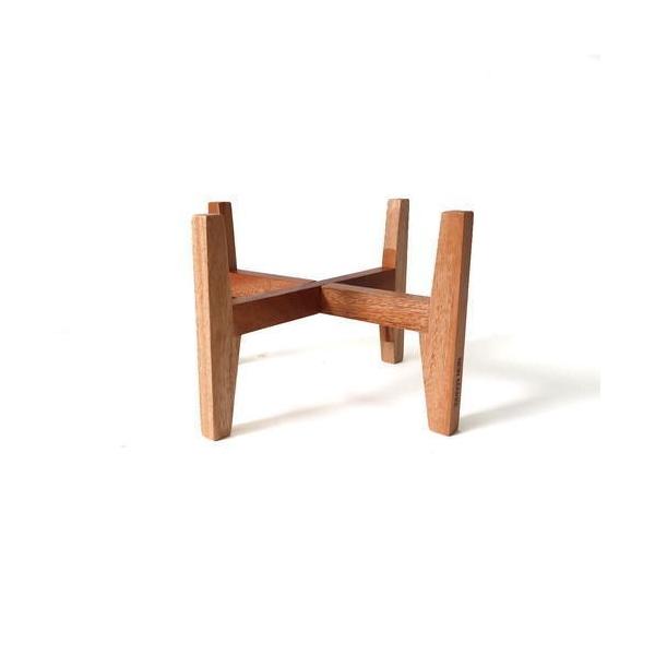 送料無料ですお届け方法はポスト投函にりなます。ポットスタンドL ロータイプ  天然木マホガニー92200003-kuree■マホガニーを使った木の温もりを感じるポットスタンド■サイズ・約 幅240×奥行240×高さ153mm■鉢サイズ：φ2...