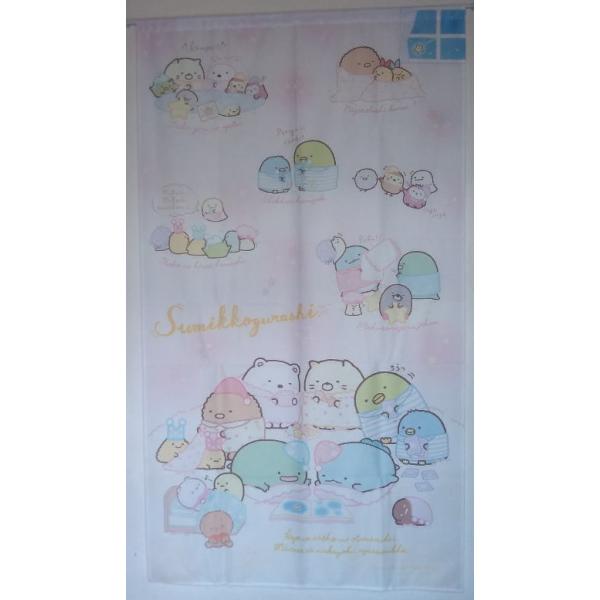 全国送料無料。※郵便受け投函でのお届けになります。人気のすみっこぐらしの のれん。お好みの長さに ハサミで 簡単にカットできるタイプです。(生地の真ん中に、カットラインがあります)市販の のれん棒・突っ張り棒(テンションポール)で簡単に取り...