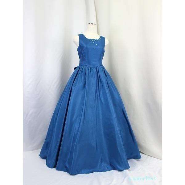 シャンタン素材のロング丈ドレスです（裏地はサテン）。 : スカートは3枚仕立てで、やわらかめのチュール地入り、後ろはリボン結びです。 : 写真撮影には別途パニエを使用しております。 : 胸元には糸止めパールを飾っております（糸を切ればパール...