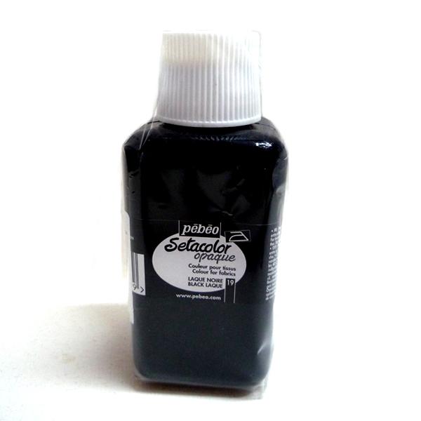 下地の色が濃い物には、特にこの不透明セタカラーがお薦め。アクリル絵具やステンシル絵具のように、下の色を隠してしまいます。この絵具は布用に開発されましたので、発色、耐光性、定着性、しなやかさに優れています。濃度を薄めたい時は、持ち前の特性まで...