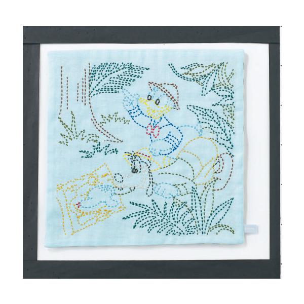 消える図案プリント済み。刺しゅう糸色指示と刺しゅうの刺し方を参考に刺しゅうをします。タグを仮止めして、表布と裏布を縫い合わせて完成です。　仕上がりサイズ：約25cm×25cm　[キット内容]　印刷済みガーゼ（水色）約31cm×31cm　裏布...