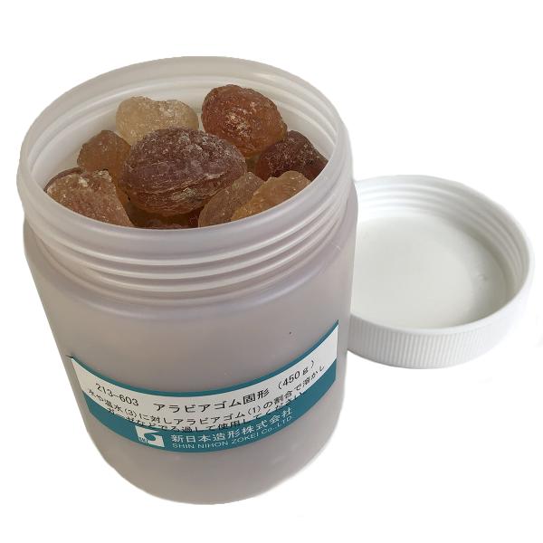 石版石、金属版製版・保存用アラビアゴム液は版に脂肪分を感じなくさせる働きをします。水または温水で溶かし、アラビアゴム液を作ります。固形の場合はガーゼなどでろ過してから使います。版を長期間保存ずる場合には、SK液は使わず、アラビアゴム液を使っ...