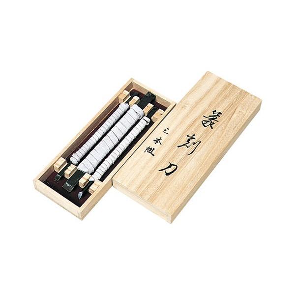 安来鋼青紙1号革巻き全長役70〜180mm《セット内容》平刀（6・12mm）各1、印刀6mm高級刃物鋼を使用したプロ対応のてん刻刀です。