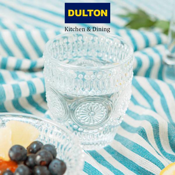 【サイズ】：H.100mm φ80mm<br/>容量 300ml【素材】：ガラス【生産国】：中国マーガレットのモチーフをデコレーションカットした、どこか懐かしくもフレッシュな印象のガラスカップ。厚手のガラスを使用しているので、デ...