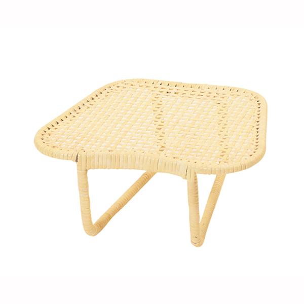 【本体サイズ (約)】：外寸：（幅）24×（奥行）20×（高）10 cm【素材】：ラタン（籐）、鉄、ラッカー塗装【組立状態】：完成品【備考】：※天然素材を使用している為、大きさ、色味に若干の個体差がございます。【生産国】：インドネシア製