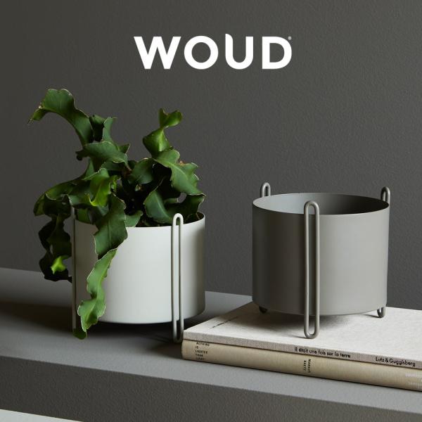 【サイズ】：高さ15cm/直径15cm【重さ (約)】：800g【素材】：スチール【生産国】：中国ピデストールプランターは室内用のシンプルな植木鉢のシリーズです。ミニマルなデザインに植物の鮮やかな表情が加わり、エレガントなハーモニーを奏でま...