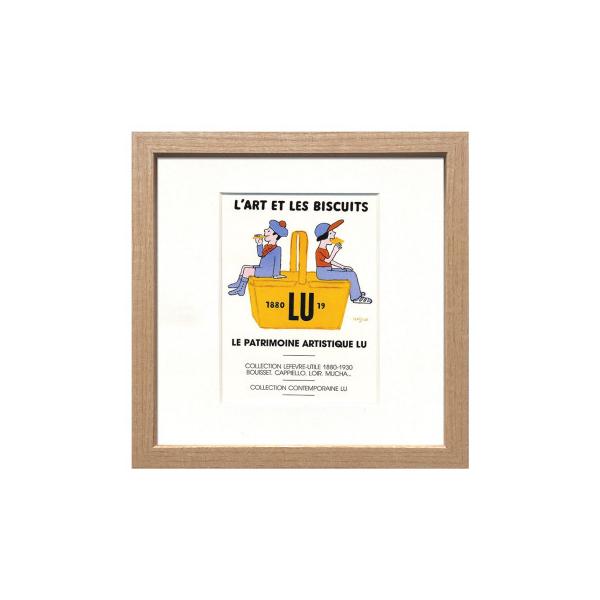 子ども部屋やリビングなどのインテリアとして、ピッタリなアートフレームです。 生産国:日本 素材・材質:MDF(化粧フィルム)・ガラス・紙 商品サイズ:W220×H220×D20mm 仕様:壁掛け・卓上両用フレームスタンド・説明書付き