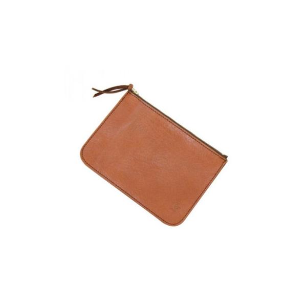 マチが薄いので、すっきりとしています。 生産国:日本 素材・材質:山羊革 商品サイズ:約W18.3×H12.6cm 重量:約40g