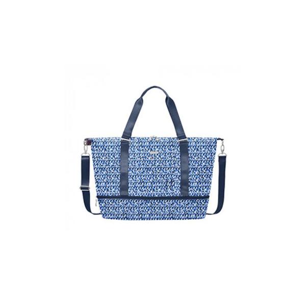 旅行に連れて行きたくなる、機能的なトートバッグです。下部のファスナーを開けるとバッグが縦に伸張し収納力がアップ!!スーツケースのハンドルを通せる背面ベルト付属で、スーツケースに載せて運べます。斜め掛けもできるショルダーベルトも付属しており、...