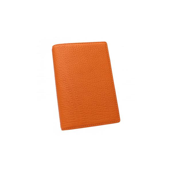 オフィスカジュアルにぴったりな、しなやかでセンスの良い雰囲気を演出します。お気に入りのアクセサリーを身につけるそんな気持ち良さを与えてくれる癒しの手帳です。 生産国:中国 素材・材質:牛 商品サイズ:H140×W95mm、中開き:W200m...