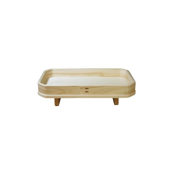 神様へのお供えものを乗せるための三宝です。神具セット(中)サイズを乗せることができます。 生産国:日本 素材・材質:ひのき 商品サイズ:幅21.5×奥行13×高さ6cm、内寸:幅19.5×奥行11×高さ2cm 重量:130g