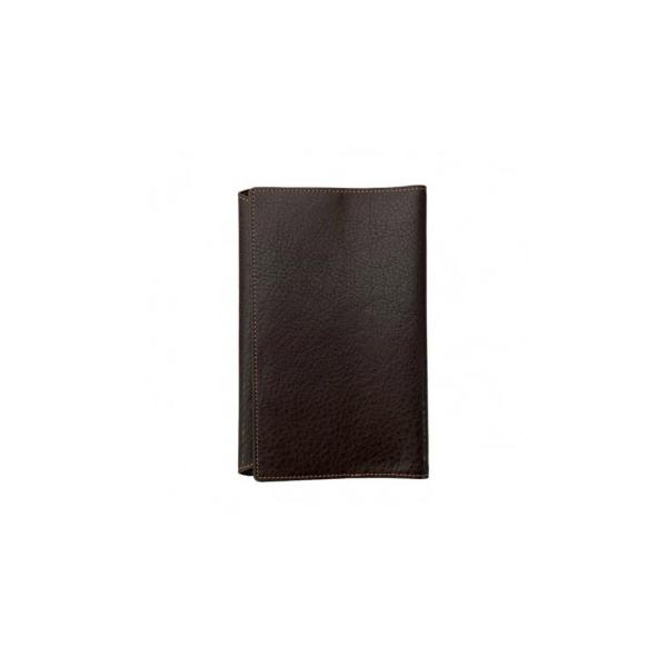 充実した読書タイムに最適な新書のためのブックカバー。革らしさ、しなやかさ、機能性の3拍子が揃っています。水牛革を使用し、普段使いしやすく、軽くて気軽に持ち運べるよう、革を薄くする工夫を凝らしました。目を引くステッチの遊び心がポイント。 生産...