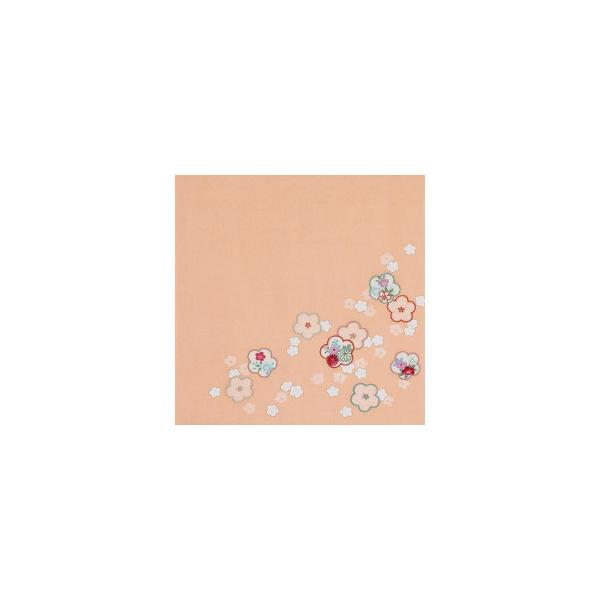 高級感のあるレーヨンちりめん素材の風呂敷です。縁起の良い文様は、お祝い事などの贈り物に最適です。 生産国:日本 素材・材質:レーヨン100% 商品サイズ:約68cm 重量:90g