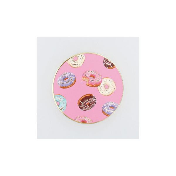 約38gの軽量ミラー。コンパクトサイズなのでお出かけ先でのメイク直しに。等倍鏡と拡大鏡の2面鏡タイプ。ビビットなカラーリング&amp;美味しそうな描き下ろしイラストで、持っているだけで気分の上がるアイテム。等倍鏡は高反射の鏡を使用し、鮮明度...