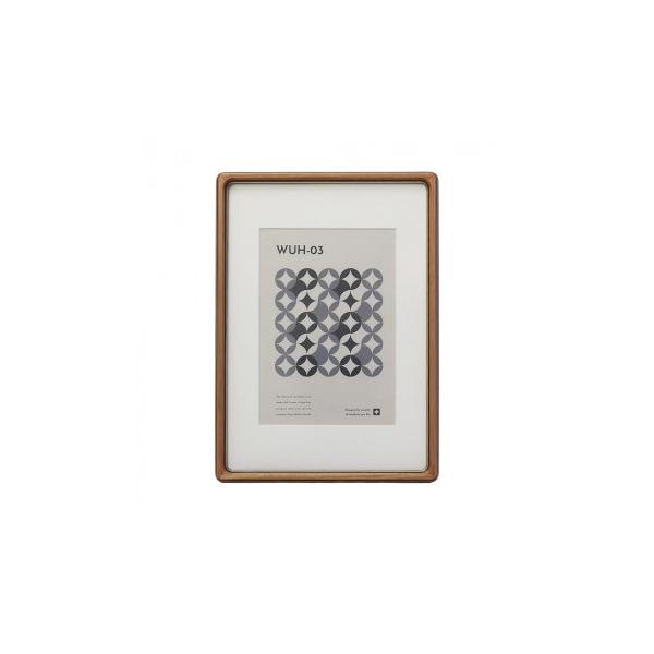 異なる木材(チーク、ウォールナット、チェリー、ウイングカリア)をパッチワークのように組み合わせた、遊び心と品格のあるデザインが特徴です。斬新な組み木は目を引きますが、派手さはなく、落ち着いた雰囲気。インテリアに馴染むデザインです。背面の使用...