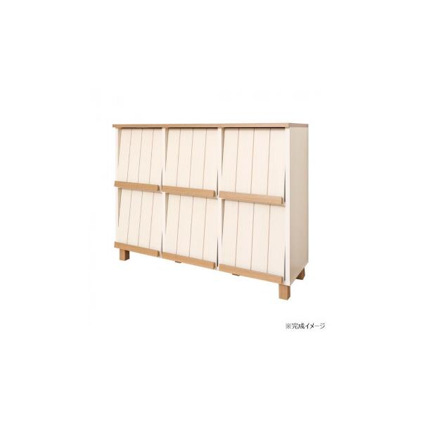 ディスプレイ可能なフラップ扉です。飾ったままでも扉の開閉が可能です。指をしっかり掛けれる引き手は握りやすく、開閉も簡単です。奥行き約37cmの天板は魅せる収納になります。お気に入りのアイテムをディスプレイ。丸みを帯びた可愛いフットです。中央...