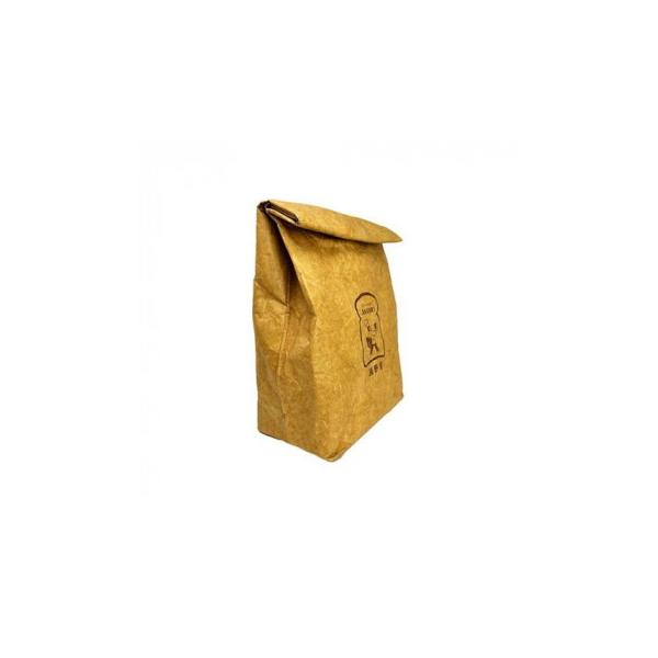 1933年に東京・麹町で創業した浅野屋の可愛いロゴをあしらった紙袋風ランチバッグです。保冷機能付きで、お弁当や500mlペットボトルもすっぽり入る大容量ながら、軽量で持ち運びも便利なアイテムです。 生産国:中国 素材・材質:紙・アルミ 商品...