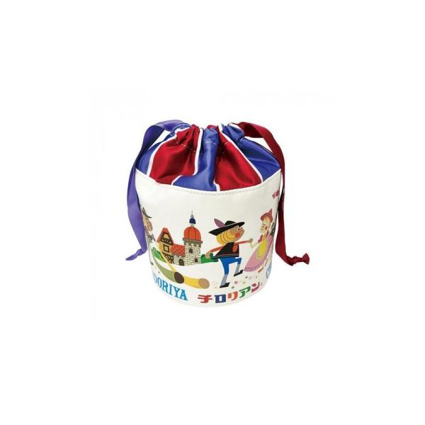 福岡土産として親しまれてきた、千鳥饅頭総本舗の人気菓子チロリアンとコラボした筒型巾着です。缶デザインをそのまま再現した自立型の筒型巾着で、大容量でお泊りやメイクポーチなど自由に使え、持ち運びだけでなくインテリアとしても楽しめます。 生産国:...