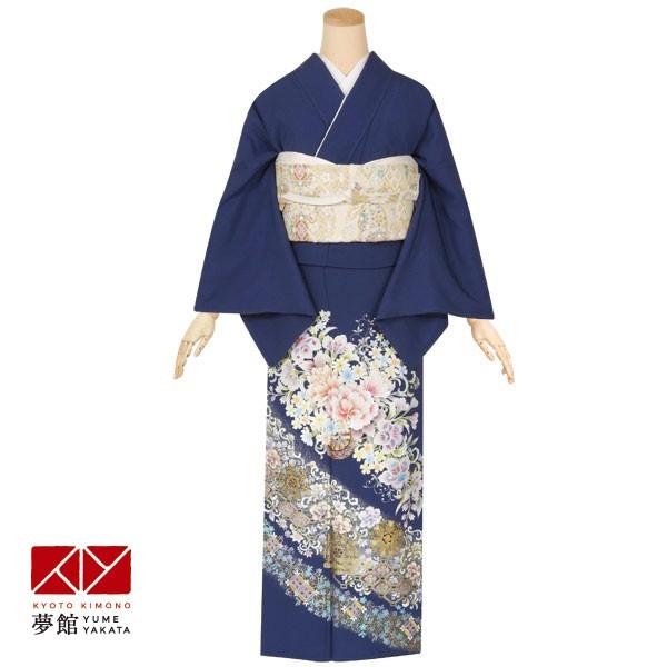 シックな紺地に、正倉院文様の一つである唐花文様や雅な花車を描きました。クラシカルな表現の中にもモダンな表情を覗かせる、格調高いお着物です。【 ブランド 】-【 着物寸法 】身丈162cm / 袖丈47cm / 裄丈68cm【 対応身長 】1...