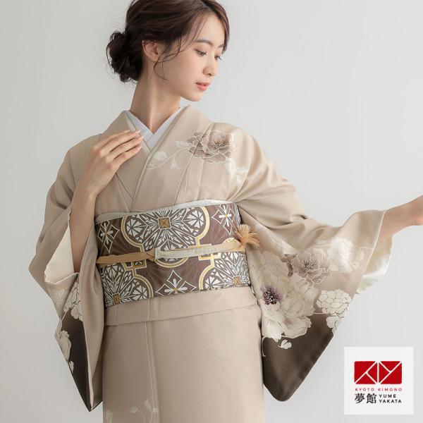 ＜オリジナルカラー＞薄茶に、白やチャコール色の牡丹を描いた、上品なお着物です。 【 ブランド 】ジャパンスタイル【 着物寸法 】身丈164cm / 袖丈49cm / 裄丈68cm【 対応身長 】154〜165cm【 対応サイズ 】標準サイズ...