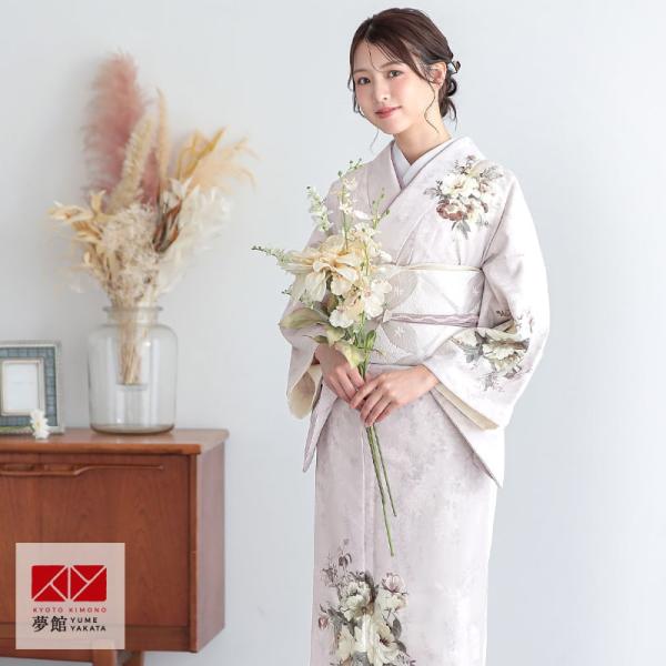 人気ブランド「ジャパンスタイル」の訪問着レンタル。淡いライラックカラーに洋花が描かれたモダンなデザインは、古典柄の訪問着とは一味違う個性的な魅力を放ちます。結婚式や入学式、卒業式、パーティーなどフォーマルシーンなどに、周囲の目を惹く華やかさ...