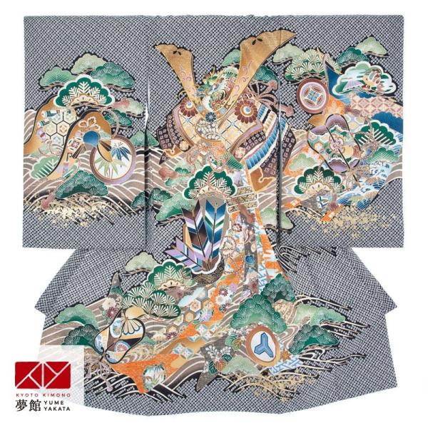 黒の疋田風の柄が、豪華な印象のお着物です。兜に矢羽・軍配に鞍など、様々な柄が描かれ、華やかです。 【 ブランド 】-【 素材 】ポリエステル※実物の色に近づけるよう画像処理をしておりますが、ご覧のブラウザや設定により若干異なって見える場合が...