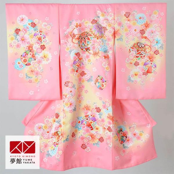 華やかなピンクに黄色の暈し地色に、手毬に菊や桜の花を描いた、愛らしさ溢れるお着物です。 【 ブランド 】-【 素材 】ポリエステル※実物の色に近づけるよう画像処理をしておりますが、ご覧のブラウザや設定により若干異なって見える場合があります。...