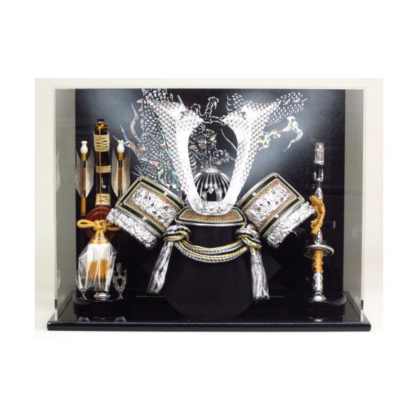 アクリルケース12号銀中鍬角総金具兜ケース飾り YN41352GKC 商品詳細 コンパクトサイズの12号銀中鍬角総金具兜ケース飾りです。マンション住まいのお方にとても人気があります。 ◇ 商品状態 新品です。 寸　法　間口４１ｃｍ　奥行き２...