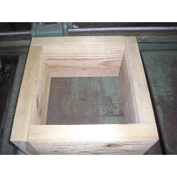 ※スマートフォンで閲覧の際は「商品説明をもっとみる」をタップしていただくと、送料表のリンクと商品の詳細情報が確認できます。商品名　　：杉板 　日本ミツバチ巣箱用　カット材加工形状　：人工乾燥4面プレーナー：節ありの一等材サイズ　　：270ｍ...