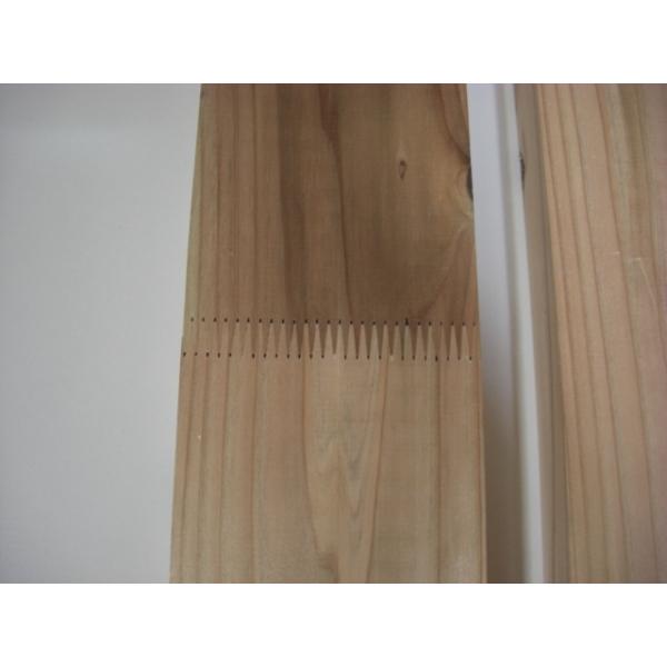 ★スマートフォンで閲覧の際は「商品説明をもっとみる」をタップしていただくと、送料表のリンクと商品の詳細情報が確認できます。商品名　　　　　　：杉 間柱　自然変色によるB品サイズ　　　　　　： 3メートル（長）×30ｍｍ（厚）×105ｍｍ（幅...