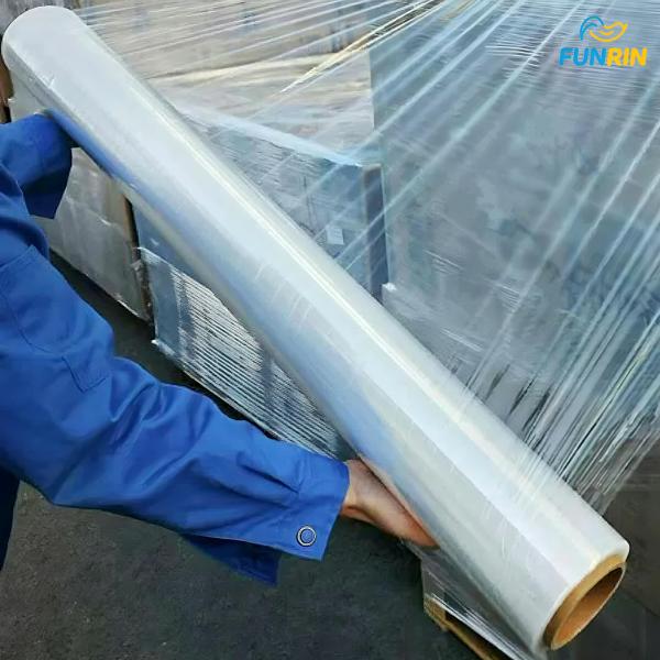 超ワイドサイズ設計：ストレッチフィルムは100cm/120cm/130cm/150cmの4種類の超ワイドサイズを展開。マットレスやソファ、冷蔵庫などの大型家具・家電にぴったりです。何度も重ね貼りする必要がなく、1本で全体をカバーできるので時...