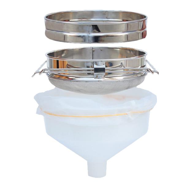 素材：304×耐久性があり、錆びず、お手入れも簡単で、繰り返し使用できます。実際の配達時間：飛行機で発送します. 納期は7−10日間.3重蜜 こし器 ：3重構造，上層ステンレス ブラシ：直径23cm×高さ4.5cm、80メッシュ、下層ステン...