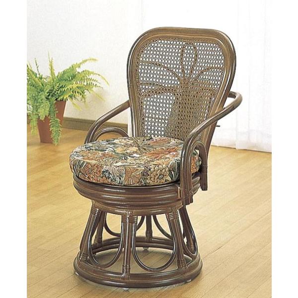 背もたれ部分44cmのハイバックで、心地よいくつろぎをサポート！膝や腰に負担の少ない座面高37cm。ラウンド機能付きで、立ち座りもラクラク！背もたれ部は、通気性のよいカゴメ編み。座面はしっかりとしたアジロ編みで、クッションを外してもお使いい...