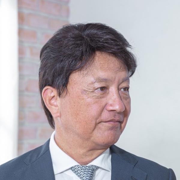 サッとかぶるだけで手軽に変身！自然なボリュームの帽子型ウィッグ人毛30％入りで自毛に近い自然な質感です。締め付け感なく頭にぴったりフィットし快適！大人の男のお洒落スタイル外出時や急な来客時もラクラクビジネスにも、カジュアルにも帽子感覚で簡単...