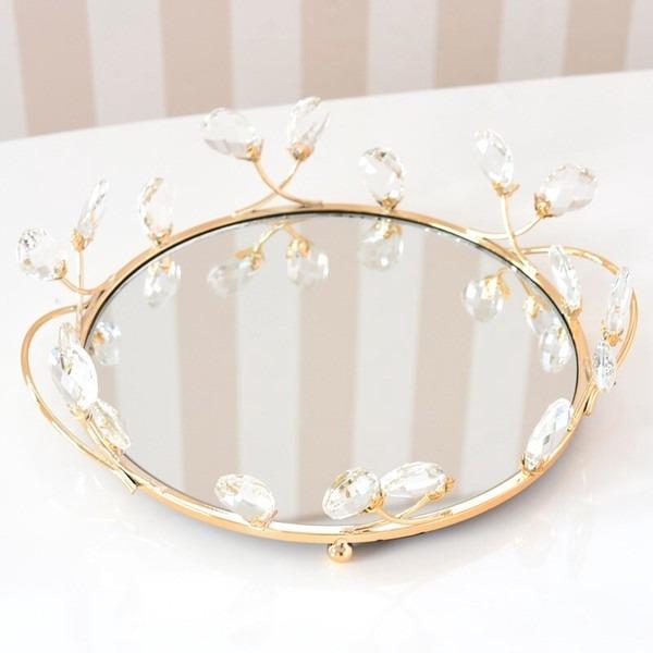 エレガントなミラートレー♪お部屋をエレガントに彩ります。商品名：アールヌーボー ミラートレーサイズ：直径31×高さ6cm生産地：中国■送料：全国一律900円※北海道・沖縄・離島へのお届けは別途送料が必要になりますので、事前にお問い合わせくだ...