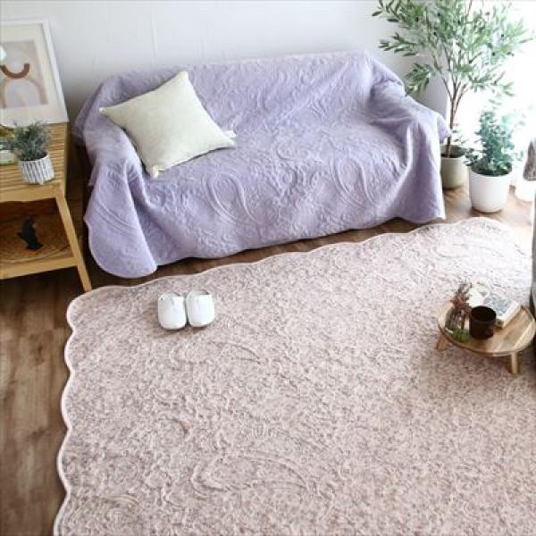 スイートカラーの表生地と、繊細なペーズリー柄が美しい3Dキルトのマルチカバーです。滑らかな手触りの起毛生地は光沢を生み、光が当たると輝いてるようで、立体感のあるぷっくりとした3Dキルトが一層引き立ちます。両面使えるリバーシブルデザイン、裏面...