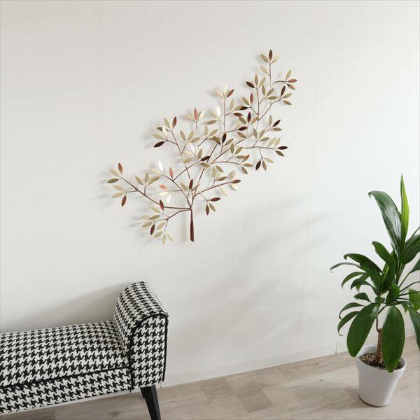 モダンテイストのアイアンウォールデコレーション、壁掛けです。絵を飾る感覚でお部屋のインテリアにどうですか？重さも軽く、ピンで簡単に取り付け可能です♪縦、斜め、横など色々な角度に飾ることができます。和・洋・モダン、どんなお部屋にもあわせやすい...