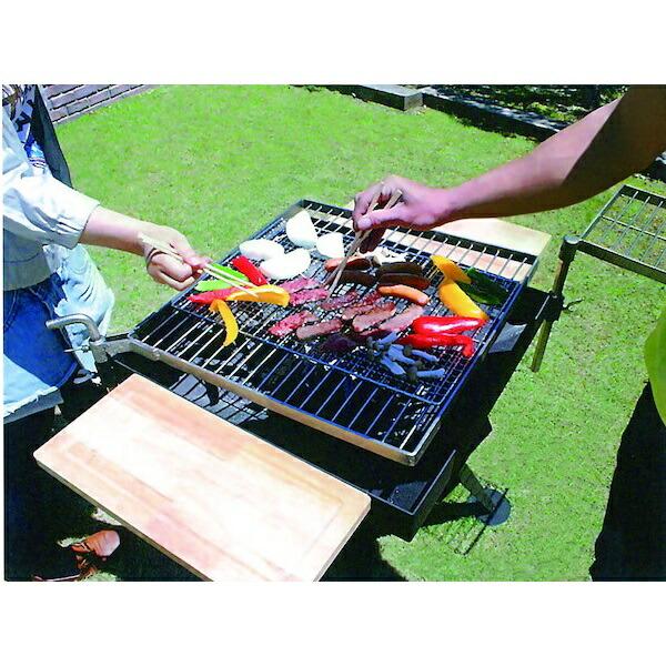 バーベキューコンロスタイリッシュで機能的に設計されたバーベキューコンロです。家族や楽しい仲間と、素敵なひと時を演出してください。■サイズ:W870×H950×D600■生産地：中国■素材・成分：木・鉄製※天然の木を使用し得いるため、多少のヒ...