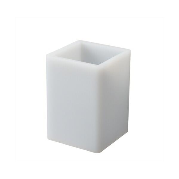 ●素材： シリコン●重量： 180g●内寸： W60×D60×H95mm●外寸： W70×D70×H100mm※蓄光素材なので光に当ててからでないと発光しません。※長期間圧迫した状態ですと変形する恐れがあります。※平らで安定した場所に置いて...