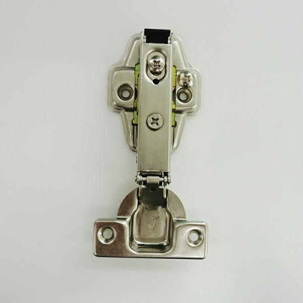 ●システムキッチンにも使われる日本製スライド丁番です！●35mm全かぶせ●キャッチ付、105°開き●材質： スチール、ニッケルメッキ仕上※1個だけが壊れた場合でも、その扉についている全ての丁番を取り替えて下さい！※スライド丁番は多種の商品が...