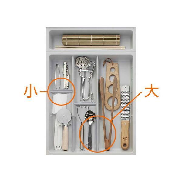 ●上段引出しにぴったり納まるトレーを仕切る板です。●色： グレー●寸法： W14.3cm※この商品はトレーシキリM-Xの後継品です。【メーカー名】（株）LIXIL【メーカー品番】A-トレーシキリM