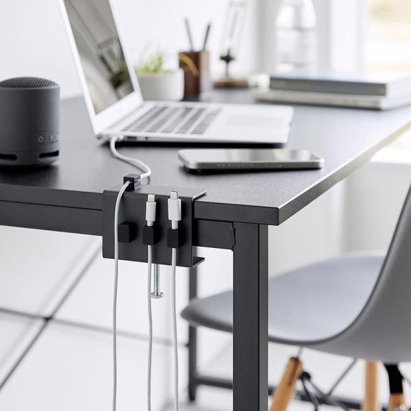 ●手に取りやすいデスク横にクランプ式でしっかり固定できる、ケーブルホルダーです。●マグネット内蔵のケーブルホルダーが4個付属しており、充電ケーブルの整理やスマホの充電を快適にしながら、デスク周りをすっきり整えます。●商品サイズ： 本体:W9...