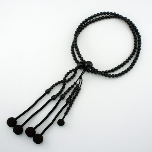 【日蓮宗　法華宗　本式数珠】【日本製】京都数珠製造卸協同組合　謹製【仕　立】こだわりの正絹製小田巻・利休梵天【材　質】親　玉：ブラックオニキス　　　　　四天玉：ブラックオニキス　　　　　主　玉：ブラックオニキス【寸　法】親　玉：約 16ミリ...