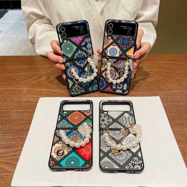 ○「対応機種」 Galaxy Z Flip3 Galaxy Z Flip4 galaxy z flip5  ○「素材」 PC  1.高度に復元されたデザインは、ボタンのコントロールに影響を与えません。 2.快適なグリップ、柔らかく傷がつきに...