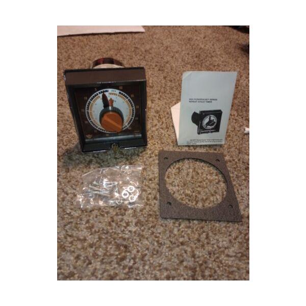 NEW GENUINE DANAHER CONTROLS EAGLE SIGNAL HG105A6 STOCK TIMER REPEAT CYCLE新しい本物のダナハーコントロールイーグル信号HG105A6ストックタイマーリピートサイクル