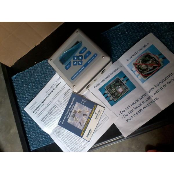 Rosemount 1055 Digital Coductivity Resistivity Analyzer Transmitter Meter 1055Rosemount 1055デジタル共構造抵抗アナライザートランスミッターメーター1055