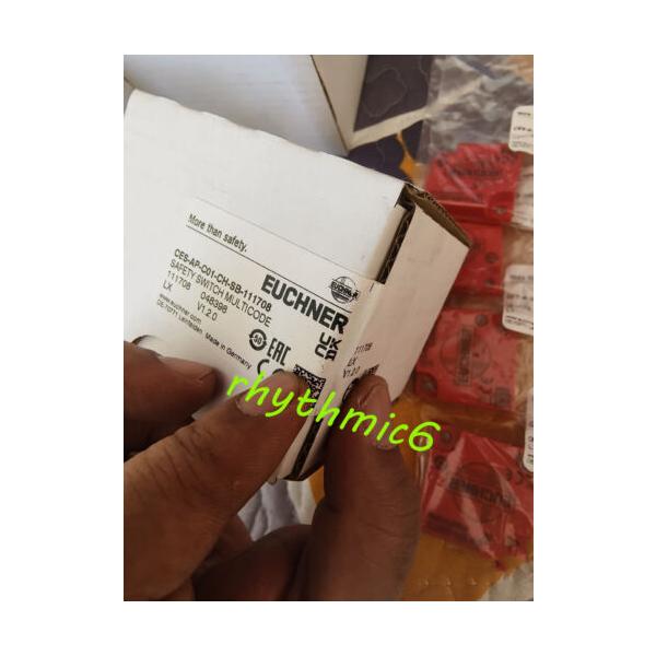 EUCHNER CES-AP-C01-CH-SB-111708+CES-A-BPA safety switchEuchner CES-AP-C01-CH-SB-111708+CES-A-BPA安全スイッチ