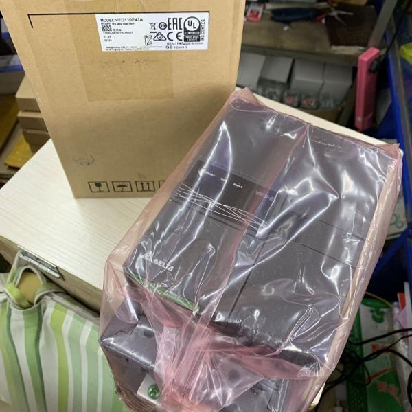 1PC New Delta VFD110E43A Inverter 11kw 15HP 3PHASE 380V 600Hz1PC New Delta VFD110E43Aインバーター11kW 15HP 380V 600Hz